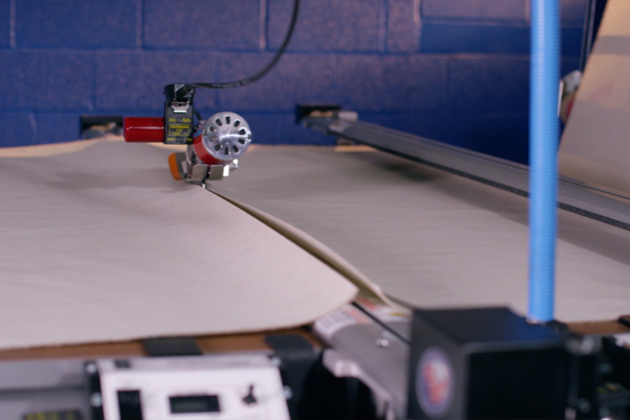 Auto Track Falcon® II - Eastman Machine Company