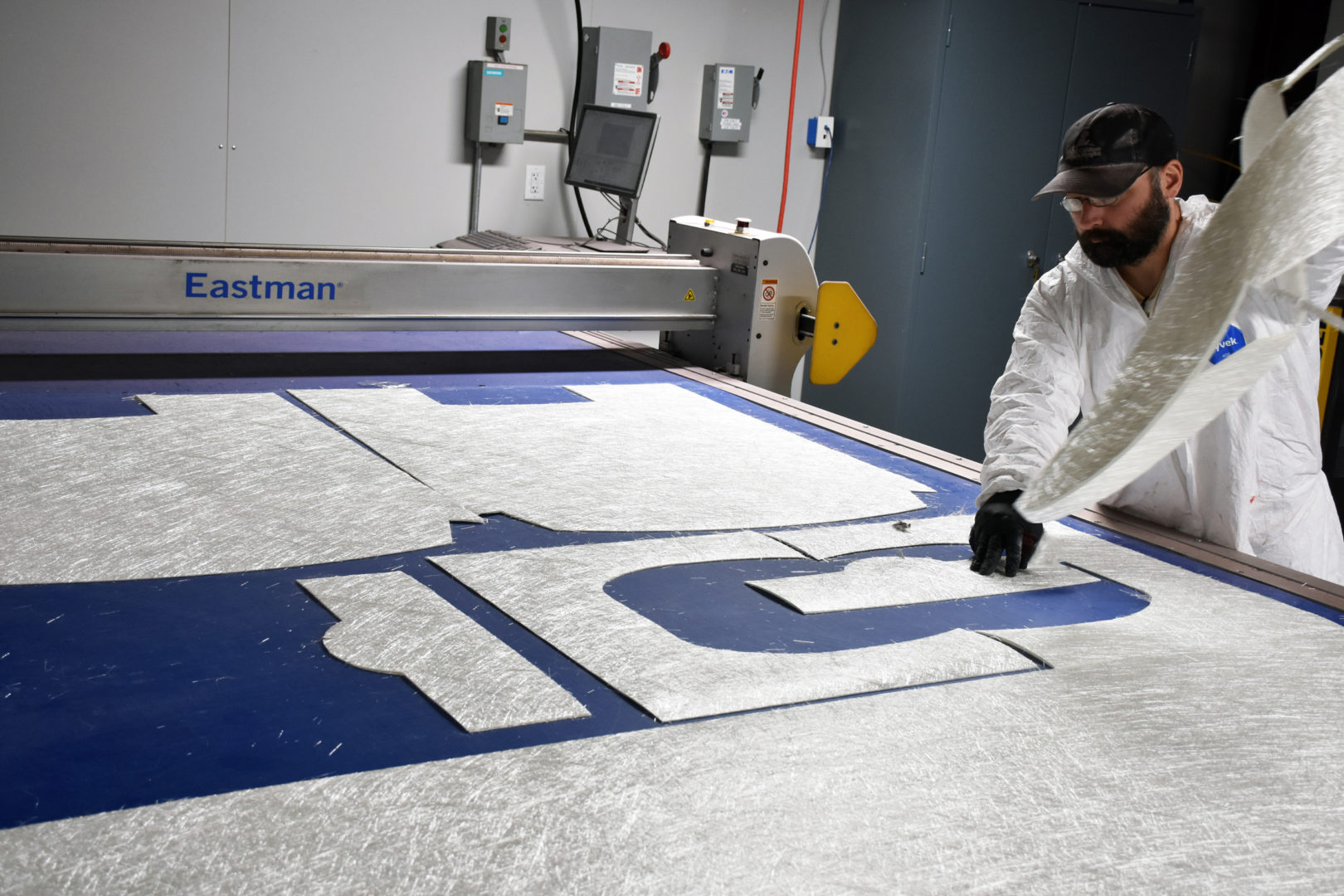 S135 Static Table Cutting System - Eastman Machine Company